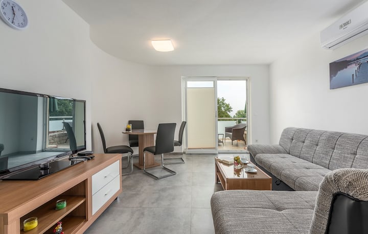 Modern Two-bedroom Apartment Smilys I - Croatia