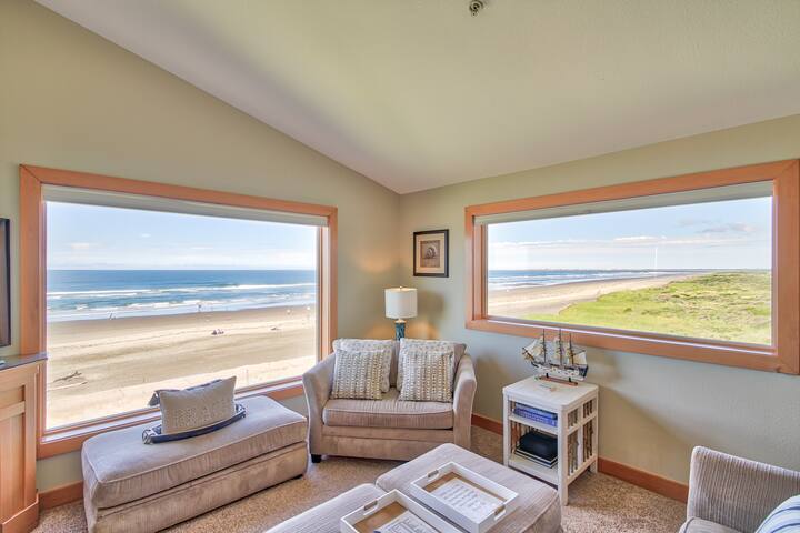 833 - One Of A Kind Oceanfront Suite, Top Floor - Westport