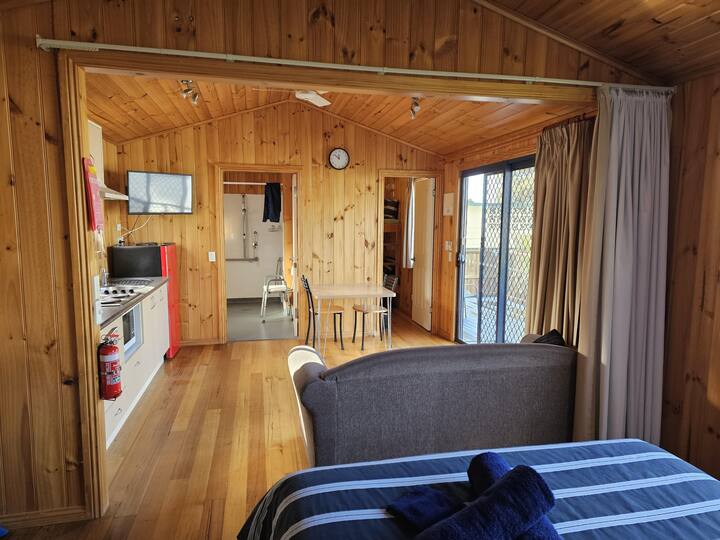 Easy Access Cabin - Kettering