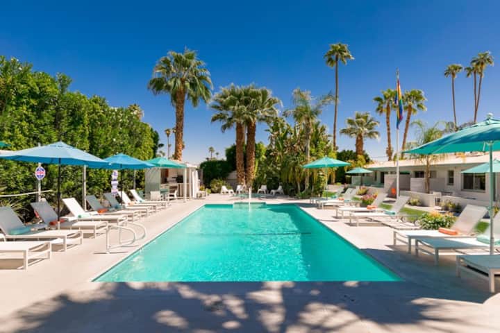 Great Location, Mountain Views And Great Landscape - Palm Springs, CA
