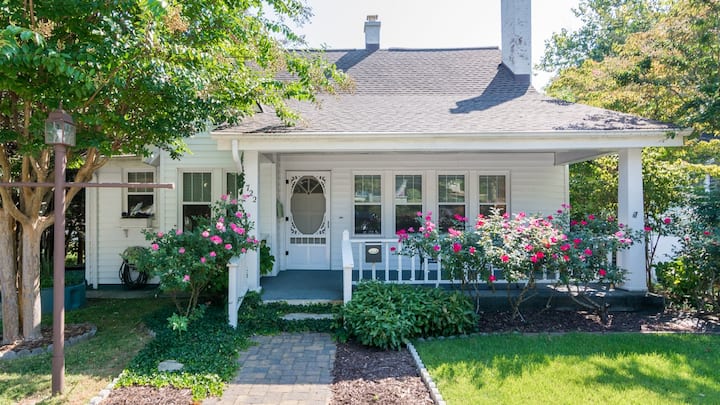 Tracy's Downtown Cottage, Entra A La Histórica Calle Principal De Hendersonville - Hendersonville, NC