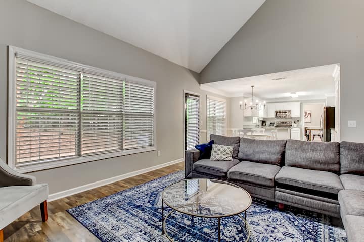 Sleeps 10! 4 Bedroom Duluth Home W Pool Table - Duluth, GA