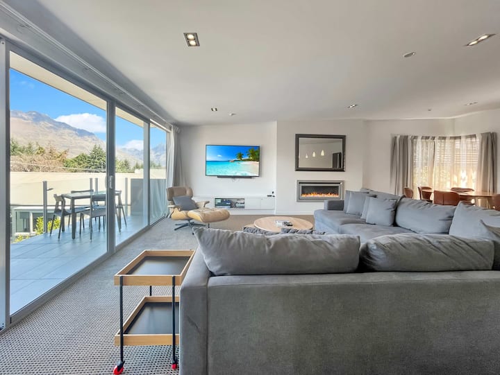 Epic Views & Steps To Queenstown - Queenstown