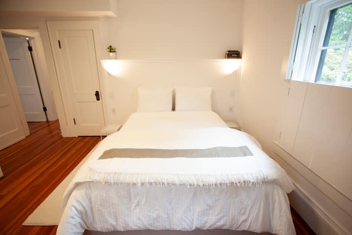Professor Room - Greenville