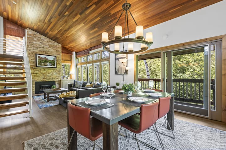 Crescent Ski Chalet*sleeps 10*4 Min Walk To Ski* - Park City, UT