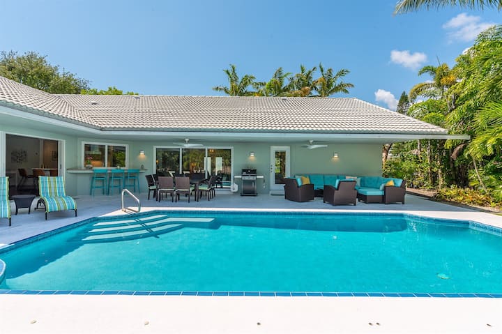 Coconut Canal Hideout | Waterfront Private Oasis - Boynton Beach, FL