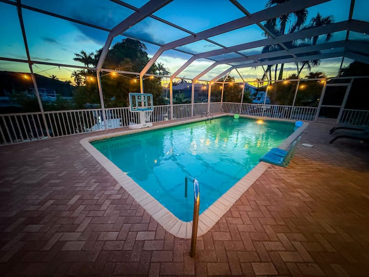 90f Saltwater Pool W/boat Trailer Storage&10k#lift - Marco Island, FL