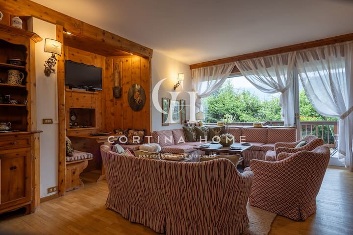 Elegant Central Apartment With Terrace - Cortina d'Ampezzo