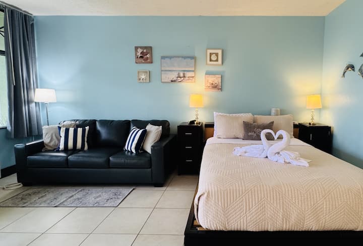 Al Otro Lado De La Calle De La Playa Y Servicios! Wifi Gratuito / Estacionamiento. Auto Check In! - Apollo Beach, FL