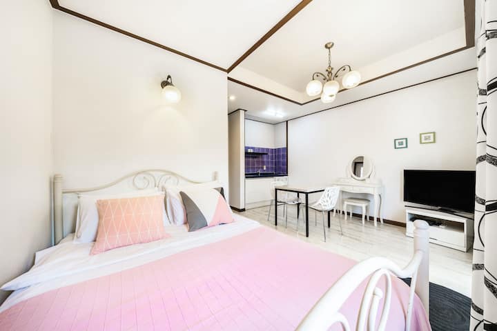 연인을 위한 보랏빛 객실에서 둘만의 오붓한 시간을 가질 수 있는 201호 - Pocheon-si