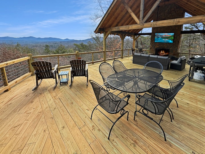 Heavens Whisper- Lake Views, Fire Pit, Hot Tub - Blue Ridge, GA