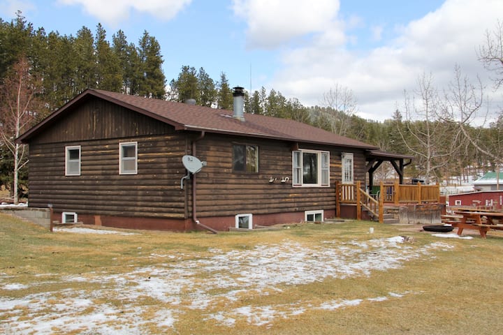 High Country Guest Ranch - #30 Ranch House - Hill City, SD
