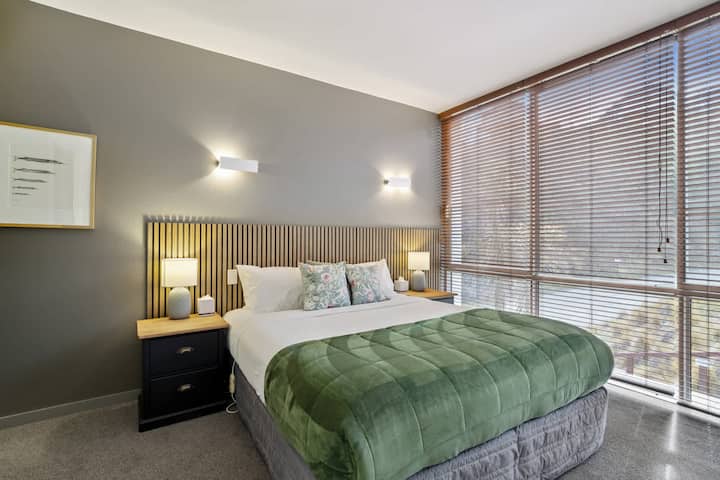Premium 1 Bedroom Studio Pounamu 203b Garden View - Queenstown
