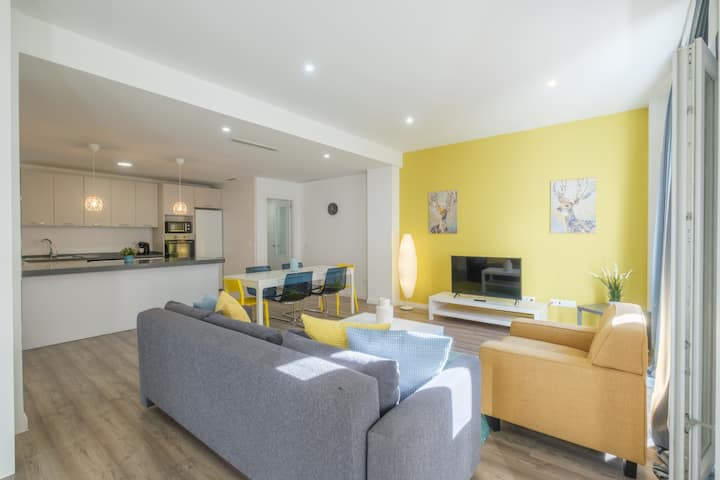 Modern, Stylish Apartment With Balcony - Valencia