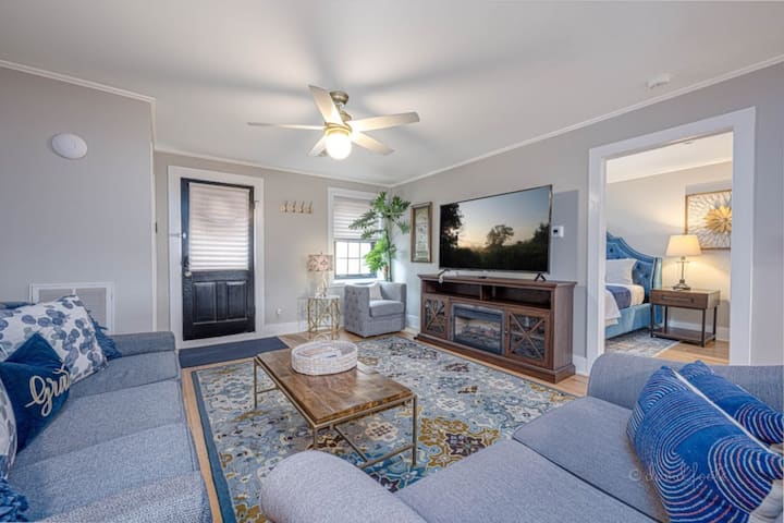 Downtown Galena Luxury Rentals Suite 3 Parking New - Galena, IL