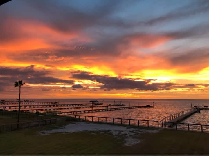 Tequila Sunset | Pet Friendly W/ Hot Tub - Rockport, TX