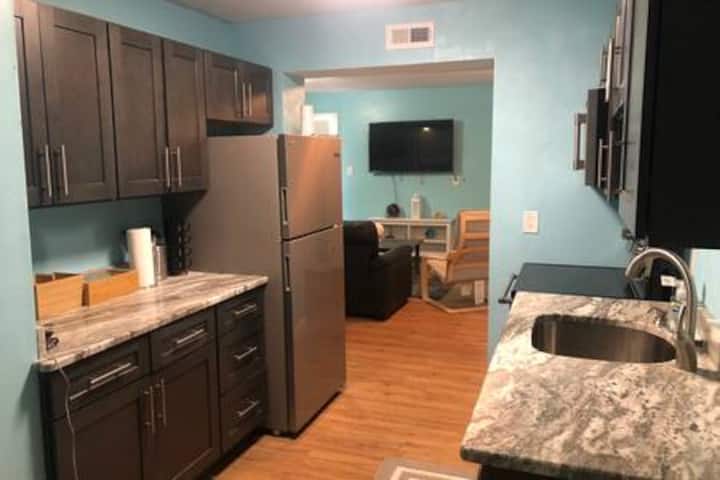 Couple Blocks From The Beach Vacation Getaway!#2 - Norfolk, VA