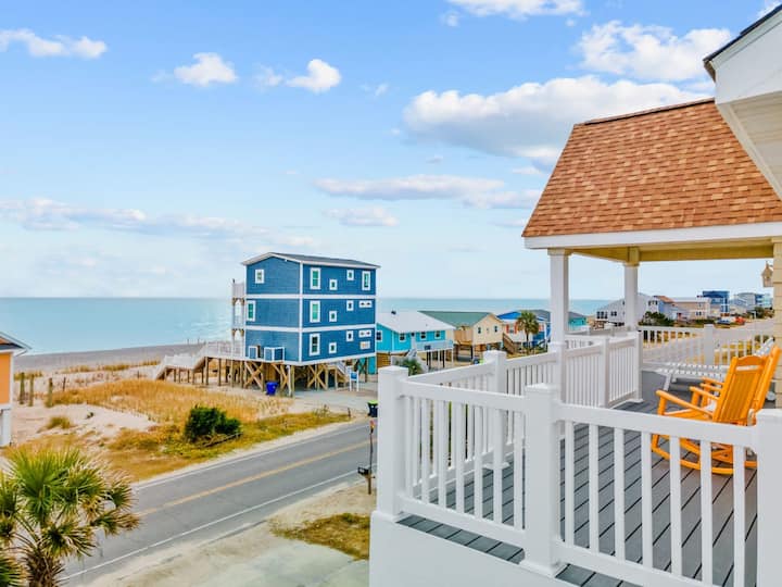 Great Views, Steps From The Beach! Linens Included - Oak Island, NC