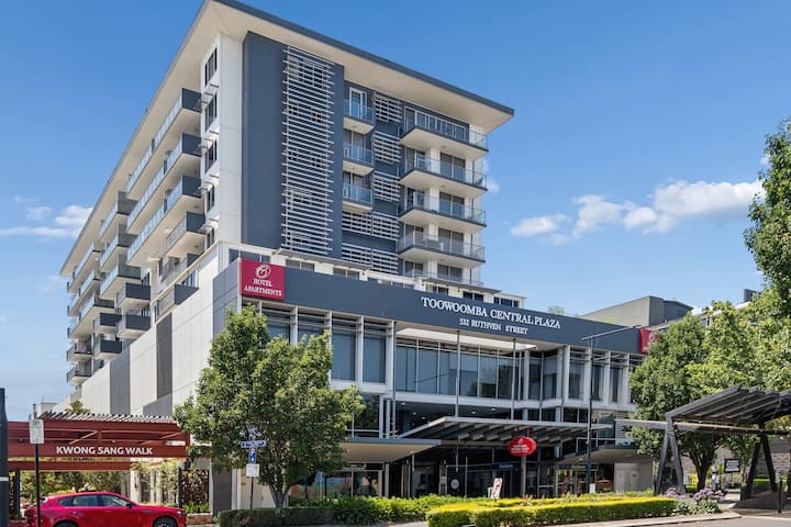 Central Plaza Studio Apartment #612 - Toowoomba