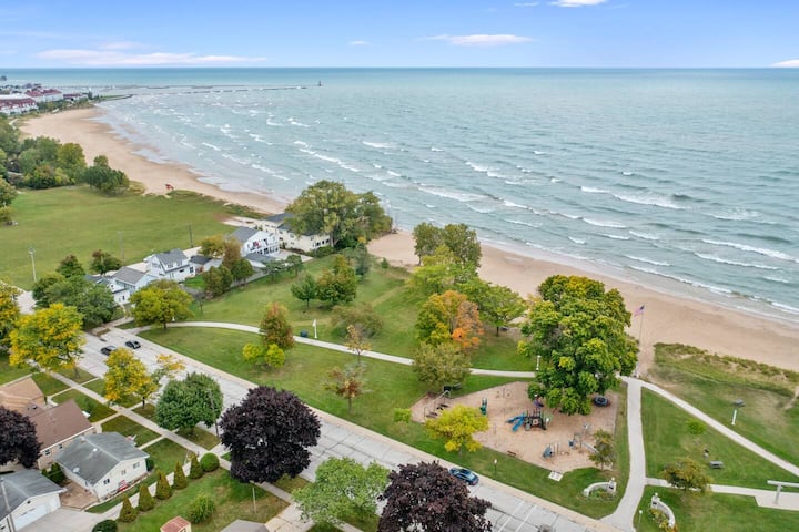 Lake Michigan Waterfront Vacation Rentals - United States | Airbnb