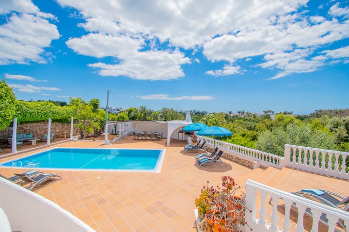Villa Vale Verde · 5 Bedroom Villa, 10 Min Walk To - Algarve