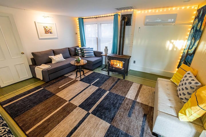 Hudson Valley Farmhouse With Wood Fired Sauna - New Paltz, NY