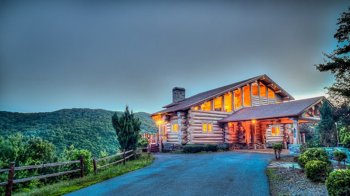 Falling Waters Lodge- Mtn Views, Hottub, Game Room - Blue Ridge, GA