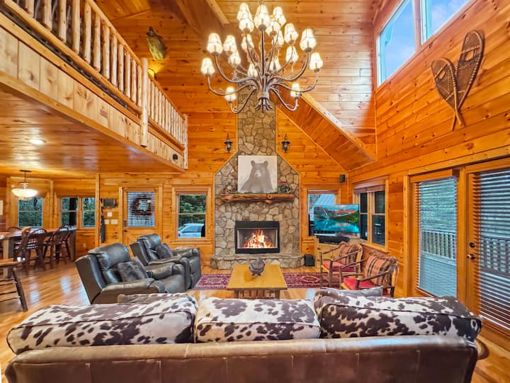 Laurel Valley Lodge- Pet Friendly, Firepit, Games! - ブルー・リッジ, GA