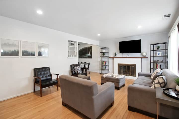 𖤓Sunhouse Sale 1410sqft Bbq 3xtvs Backyard𖤓 - Sacramento, CA