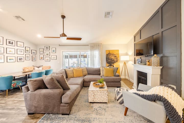 Waterfront Home Just Minutes To Beach - Naples, FL