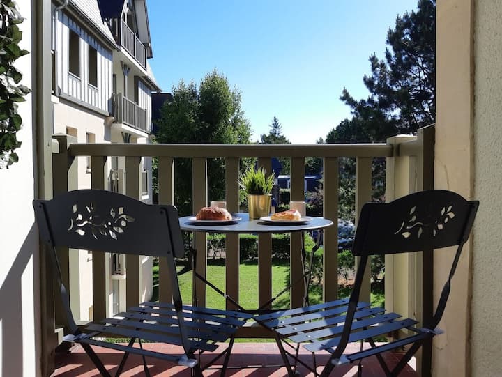 Appartement Avec Balcon Centre Ville Proche Mer - Deauville