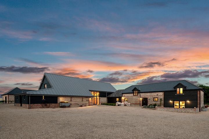Boxsteddle - Barrow Hill Barns - Petersfield