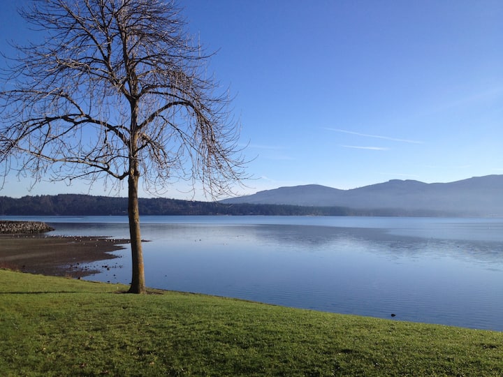 John Wayne's Waterfront Resort - Cabin 1 - Miller Peninsula State Park, Sequim