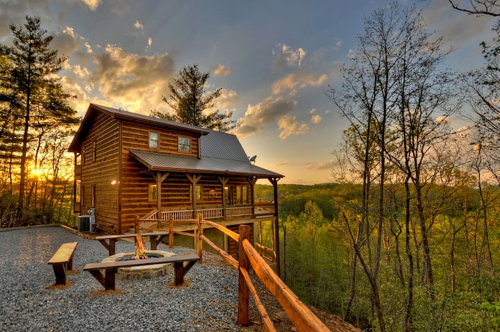 Stone Pine Lodge- Outdoor Fireplace, Hottub, View! - Murphy, NC