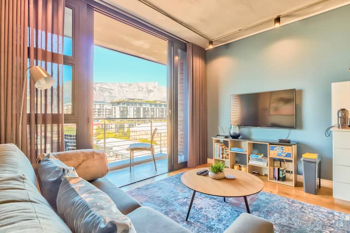 Table Mountain Show-stopper In De Waterkant - Cape Town