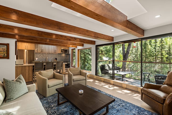 Chateau Eau Claire 11 | Condo W/ Hot Tub & Pool - Aspen, CO