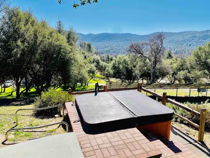 Black Bear Suite/hot Tub/sleeps 4/affordable! - California