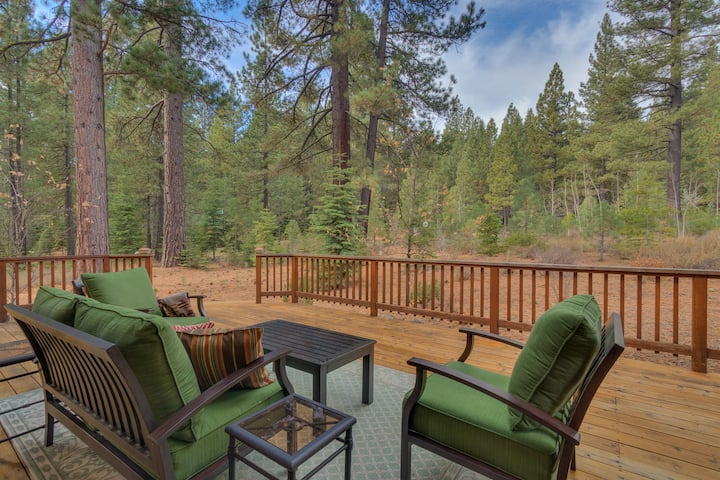 Pine Meadow At Gray's- Luxury 4br, 2 Master Suites - Truckee, CA
