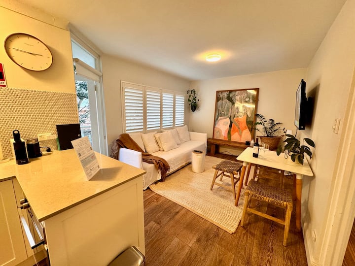 Cozy Manly Beachside Apartment - Manly