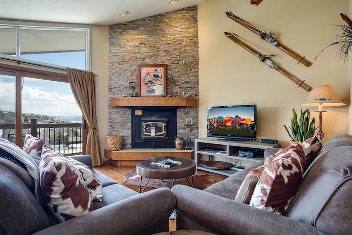 Ra304 | Mountain And Valley Views | Winter Shuttle - Steamboat Springs, CO