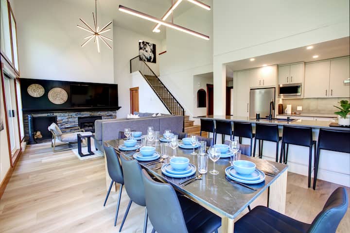 Renovated 3bed On The 1st Tee Of The Fairmont Gc - Whistler