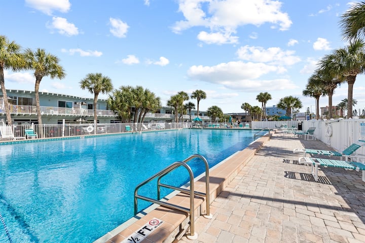 Belleview Gulf Studio/steps Away From Beach (378) - Redington Beach, FL
