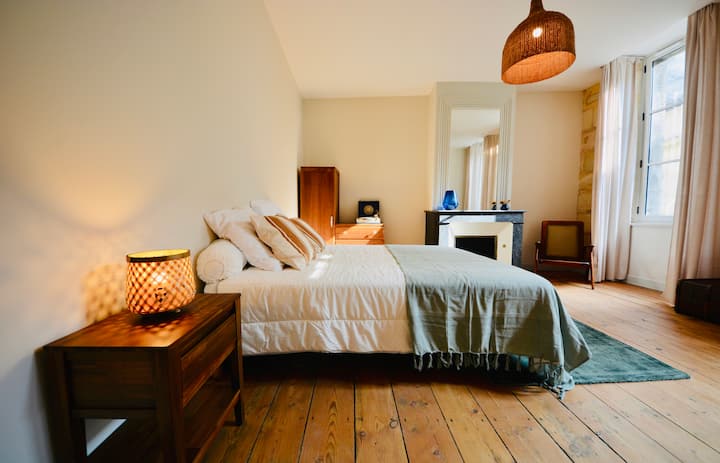 Magnifique Chambre D Hôtes Dans Un Bâtiment Du 18 - Bordeaux