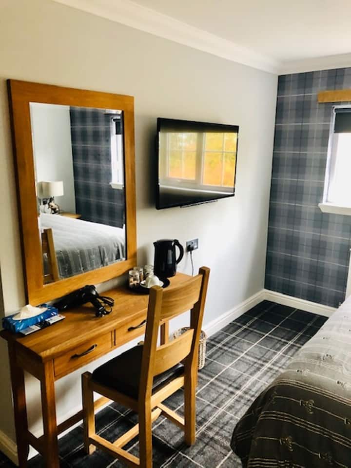 Twin Room With 2 Single Beds Or King Bed - East Lothian