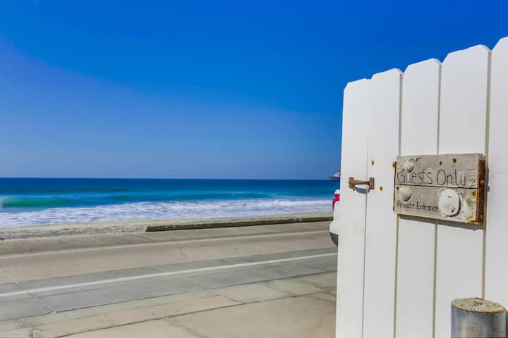Immaculate Oceanfront Condo | Beach Parking! - Oceanside, CA