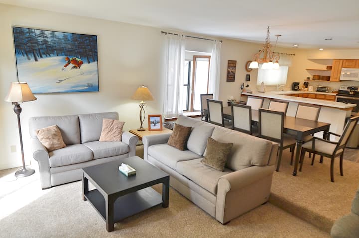 Spacious And Updated Condo On 4 O'clock Road - Breckenridge, CO