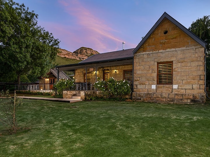 Kiara Lodge - Five Bedroom Historic Farmhouse - Clarens