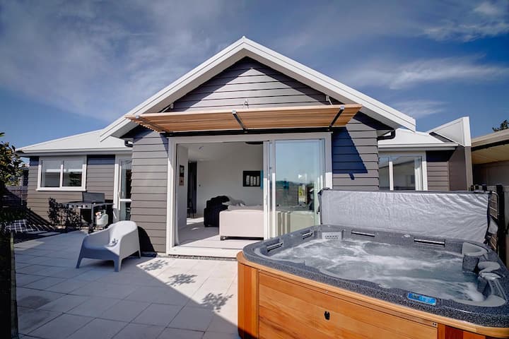 The Gallery | Central Location With Spa Pool - Rotorua