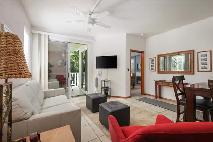 Walk To Kahalu’u Beach | 2br With Lanai Pool & A/c - Hawaii