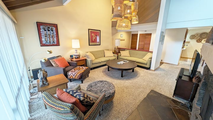 Private Hot Tub, A/c, Common Area/golf Course View - Meadow House 42 - Oregon